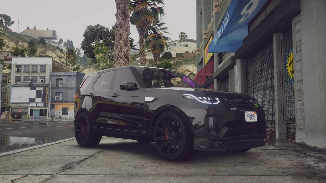 Land Rover Discovery 5 Blacked Custom | Przemo – Gorilla Cars & MLO